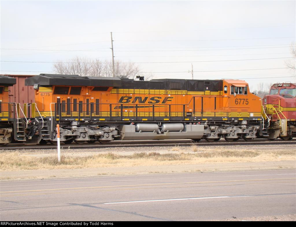BNSF 6775